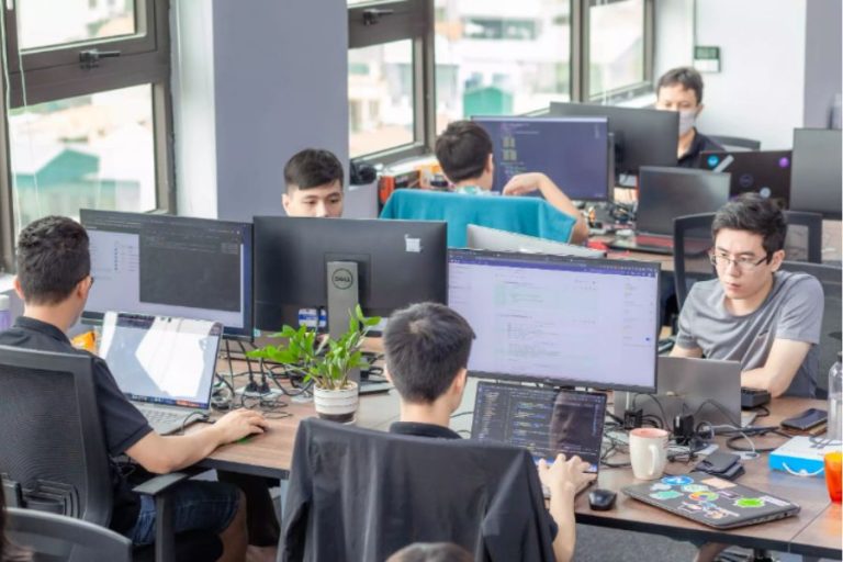 Average Software Engineer Salary in Vietnam: Remote vs. Office Teams - ERA